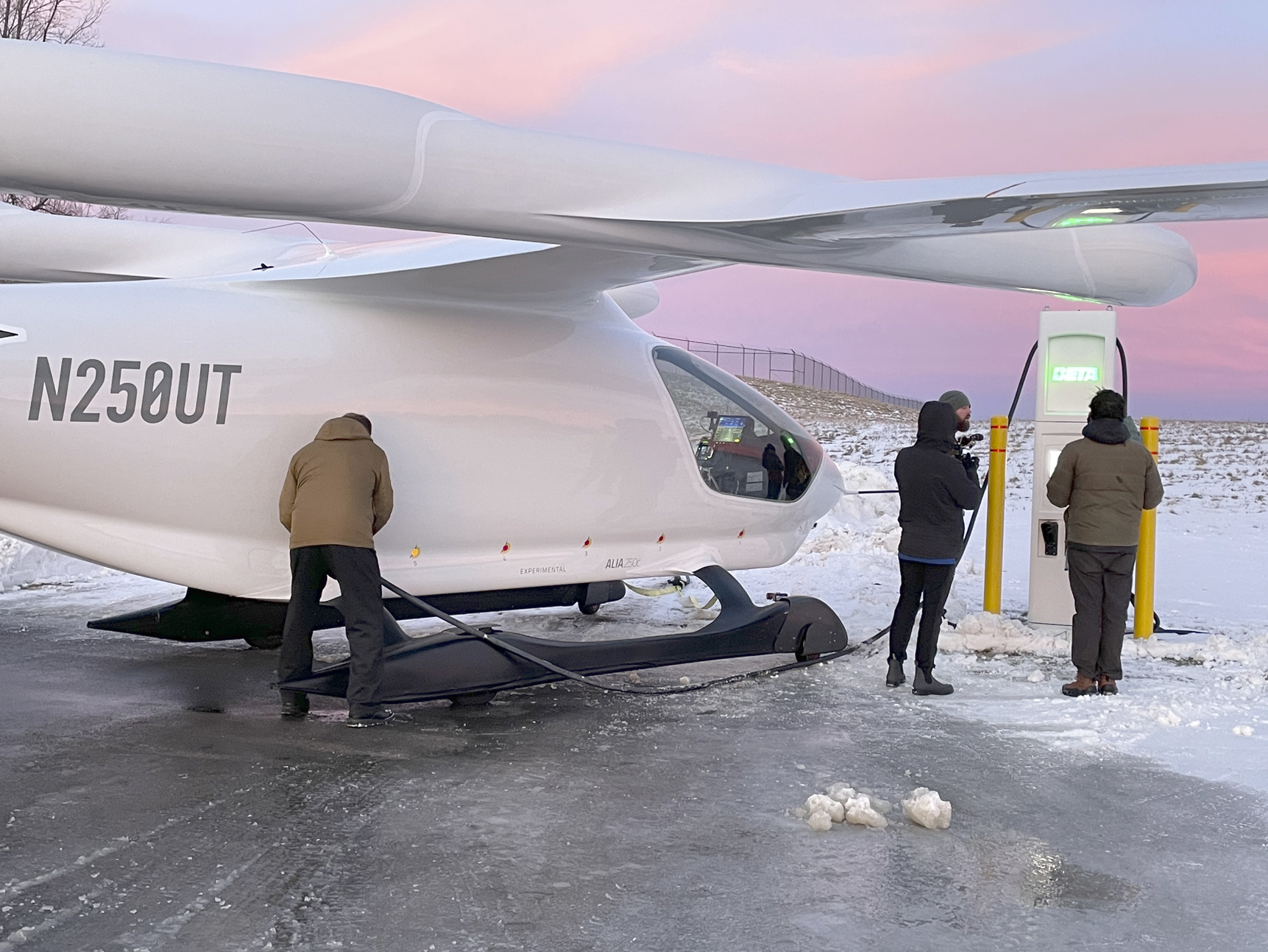 Electric Aircraft Makes Stop In Jamestown | News, Sports, Jobs - Post ...
